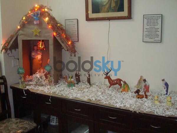 Decorate Christmas Crib For Your Home - Boldsky.com