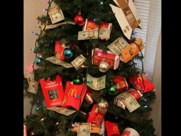 Weird Christmas Tree Ornaments - Boldsky.com