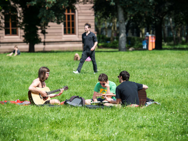 Why Students Bunk Classes? - Boldsky.com