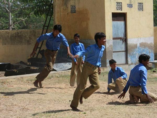 Childhood Traditional Street Games In India - Boldsky.com