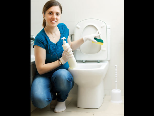 5 Easy Tips For Cleaning Your Commode - Boldsky.com