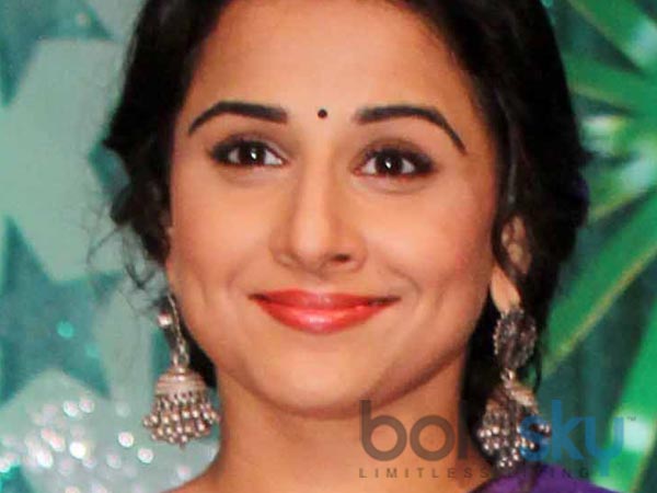 Vidya Balan Looks Majestic In Mauve - Boldsky.com