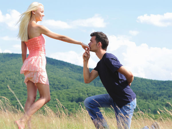 10 Physical Ways To Show Love & Affection - Boldsky.com