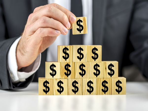 Signs You Are too Greedy - Boldsky.com