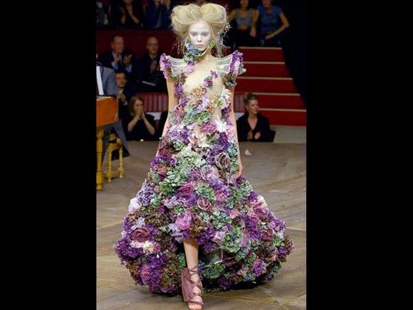 Top 8 Weird Clothing Materials - Boldsky.com