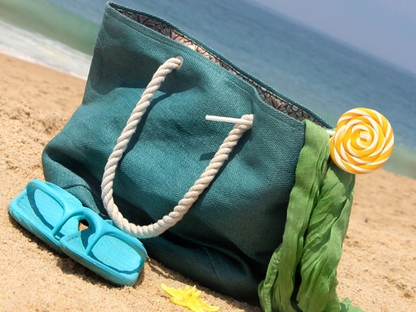 12 Must-Have Bags For Summer - Boldsky.com