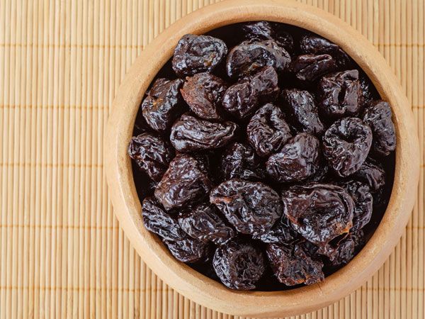 Foods That Cause Dark Stools - Boldsky.com