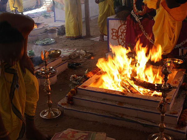 Spiritual Significance Of Havan - Boldsky.com