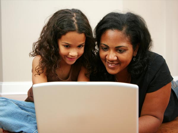 9 Parenting Tips For Stay-At-Home Moms - Boldsky.com