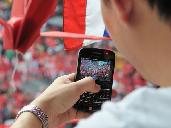 Why We Can't Live Without Cell Phones? - Boldsky.com