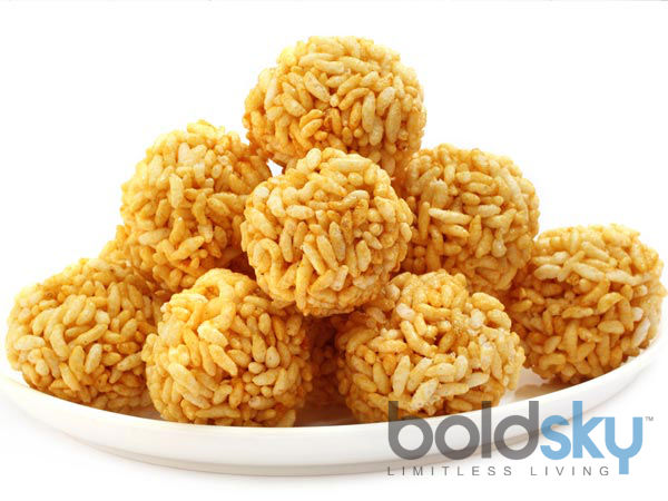 Mouthwatering Mumura Laddu Recipe For Kids - Boldsky.com