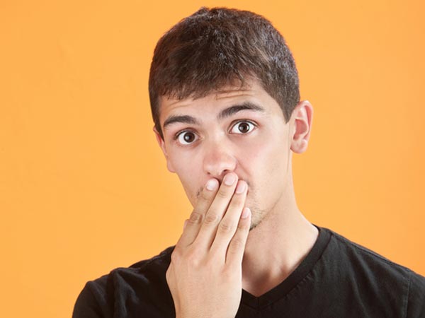 15 Most Embarrassing Things To Do When You Are 25 - Boldsky.com
