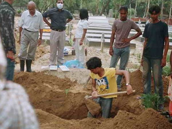 Oddest Jobs Only Indians Will Do - Boldsky.com