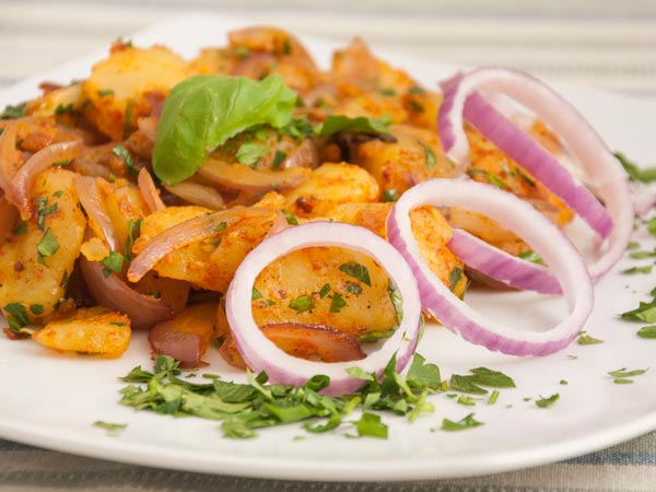 Shravan Spcl: Chatpati Dhaniya Aloo Ki Sabji - Boldsky.com