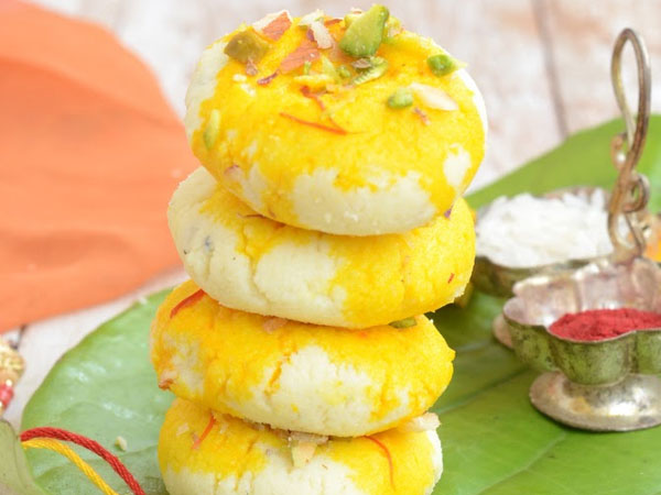 Khoya Sweet Recipes For Janmashtami - Boldsky.com