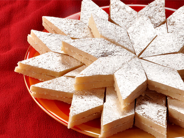 Ganesh Chaturthi 2020: Coconut Burfi Recipe - Boldsky.com
