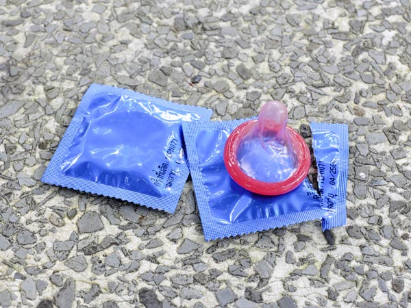10 Excuses Men Give To Avoid Condoms - Boldsky.com