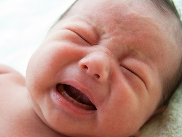 Does Your Baby Always Cry? - Boldsky.com