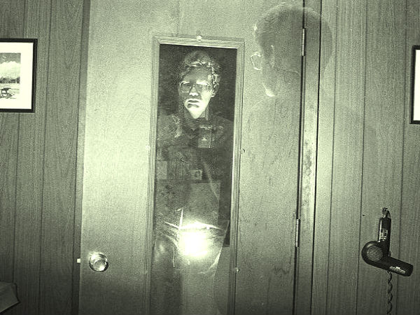 7 Signs You Have Seen A Ghost - Boldsky.com