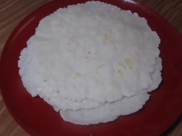 Easy Homemade Pathiri Recipe From Kerala - Boldsky.com