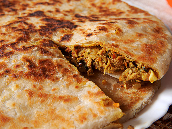 Easy Capsicum And Cheese Paratha Recipe - Boldsky.com