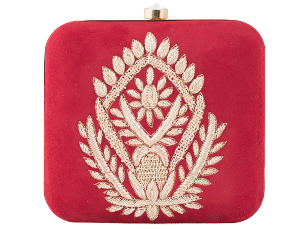 Top 16 Trendy Clutches To Carry In 2015 - Boldsky.com