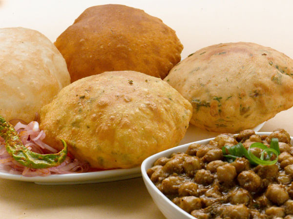 Crispy Fried Bread Bhatura Recipe For Breakfast - Boldsky.com