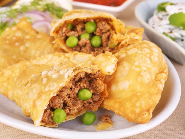 Tea-Time Snack: Matar Potli Samosa Recipe - Boldsky.com
