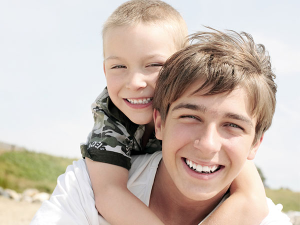 6 Reasons Why Your Brother Is The Best Person - Boldsky.com