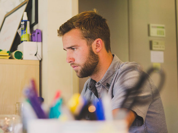 5 Tips To Find Joy At Your Workplace - Boldsky.com