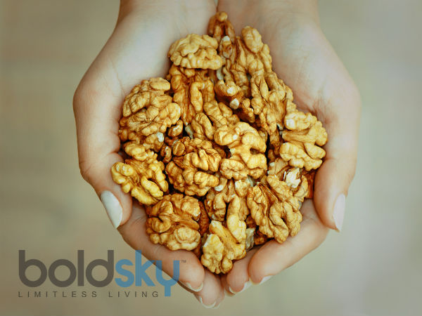 11 Reasons To Eat Walnuts Everyday - Boldsky.com