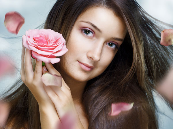 10 Beauty Benefits Of Rose For Skin - Boldsky.com