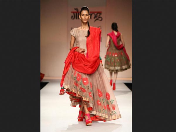 10 Fusion Wear Outfits You Must Try! - Boldsky.com