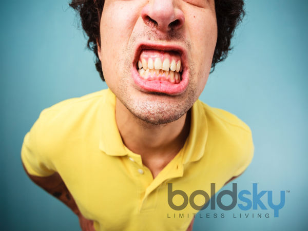 9 Everyday Habits That Damage Your Teeth - Boldsky.com