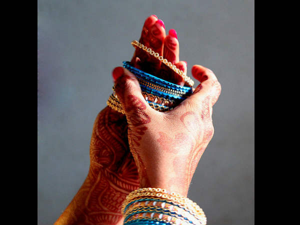 10 Wonderful Ways To Wear Bangles - Boldsky.com