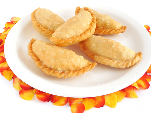 Maida Sweets To Prepare This Ganesh Chaturthi - Boldsky.com