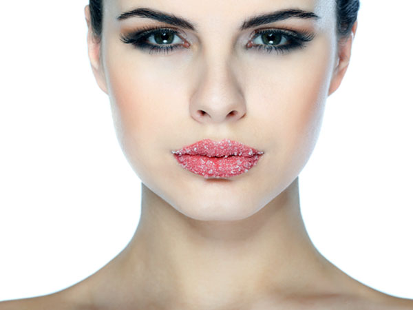 Hot Ways To Keep Your Lips Kissable - Boldsky.com