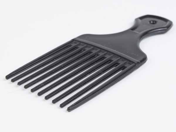 What Kind Of Comb Should You Use? - Boldsky.com