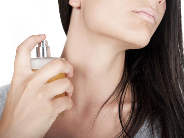 Tricks To Make Perfume Last Longer On Skin - Boldsky.com