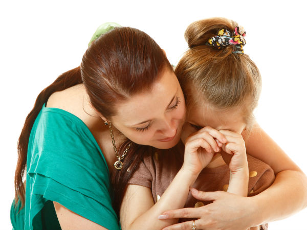 How To Console Your Crying Child - Boldsky.com