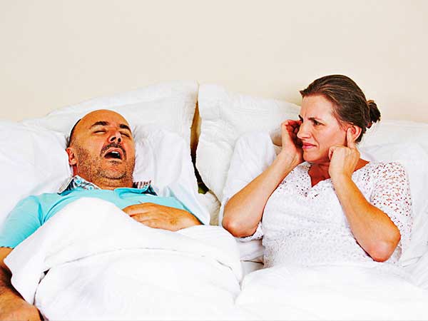 Reasons Why We Snore In Our Sleep - Boldsky.com