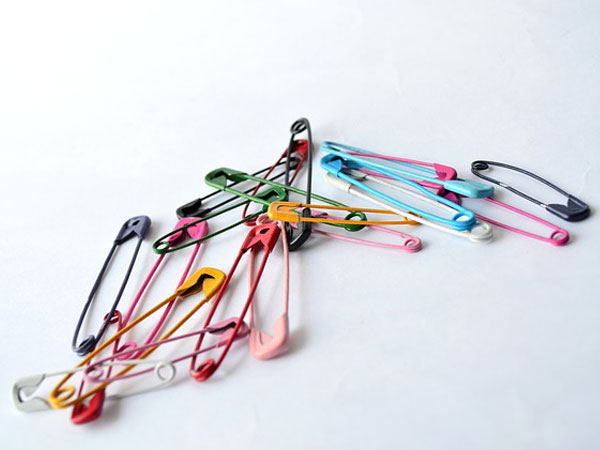 Creative Ways To Use Safety Pins - Boldsky.com