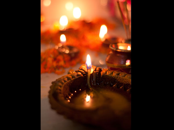 Beautiful Ways To Decorate Home With Diyas This Diwali - Boldsky.com