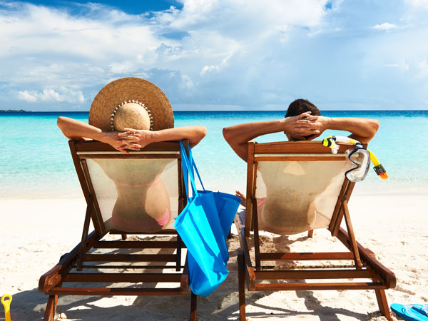 10 Important Things To Carry To A Beach - Boldsky.com