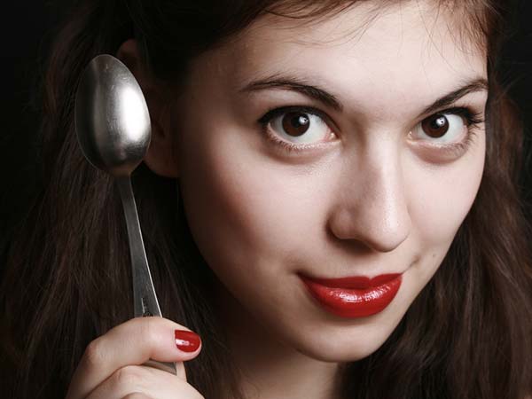 Facial Massage With Spoon To Get Younger Skin In 10 Days - Boldsky.com