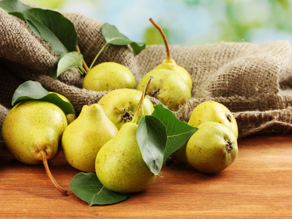 Amazing Beauty Benefits Of Pear Fruit - Boldsky.com
