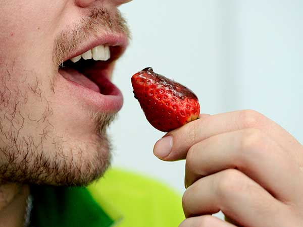 7 Reasons Why Berries Are The Heavenly Food For Men - Boldsky.com