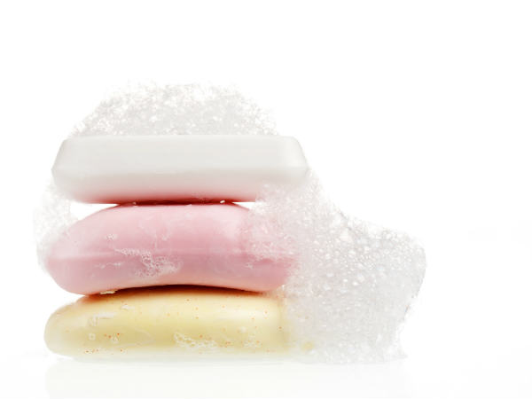 Are Hot Showers Bad For Skin - Boldsky.com