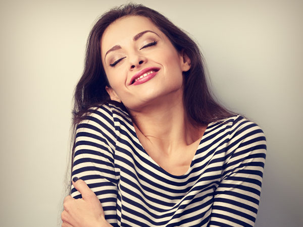 Hug Day 2020: Ready To Hug Your Special Someone? Then Do It The Right ...