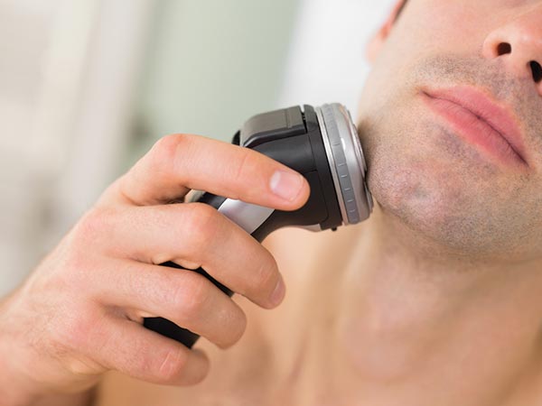 Wet Shaving VS Dry Shaving: Pros & Cons - Boldsky.com